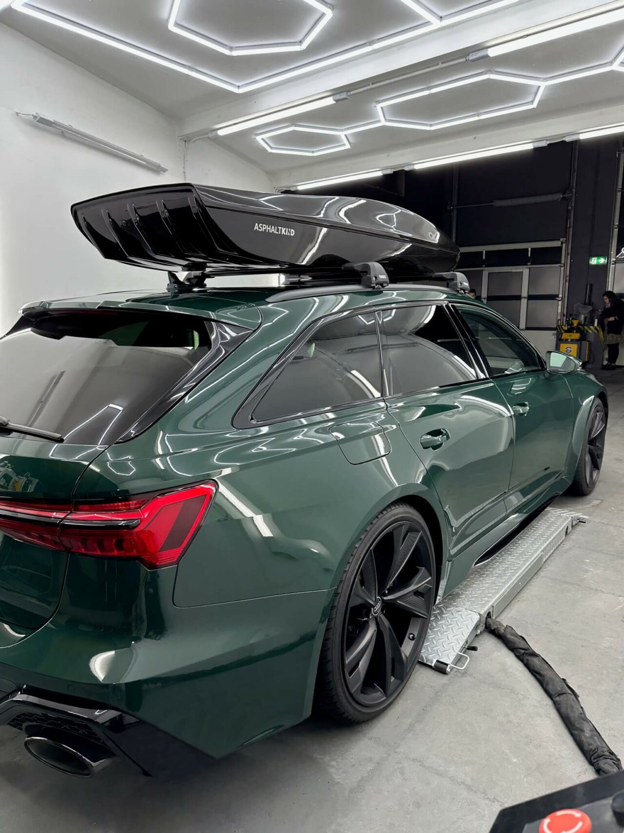 Dachbox für hohe Geschwindigkeiten & High-Performance