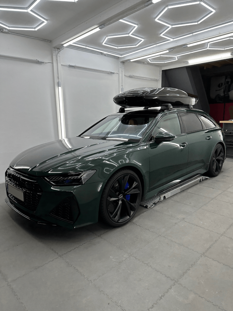 Dachbox für hohe Geschwindigkeiten & High-Performance